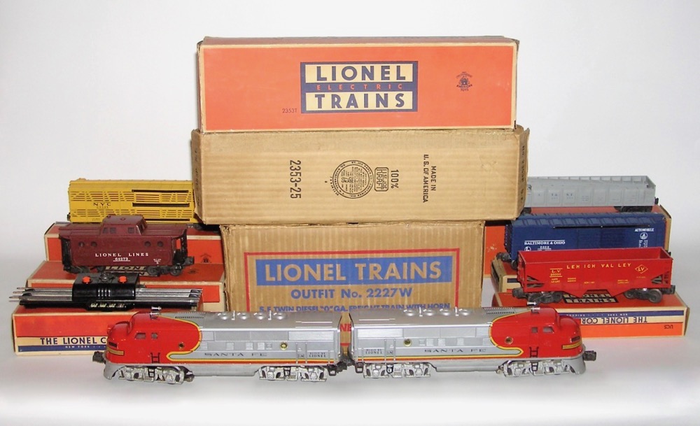 Nice -Lionel Train Set #2227W, 2353 Santa Fe, 6356 6468 ++BOXES